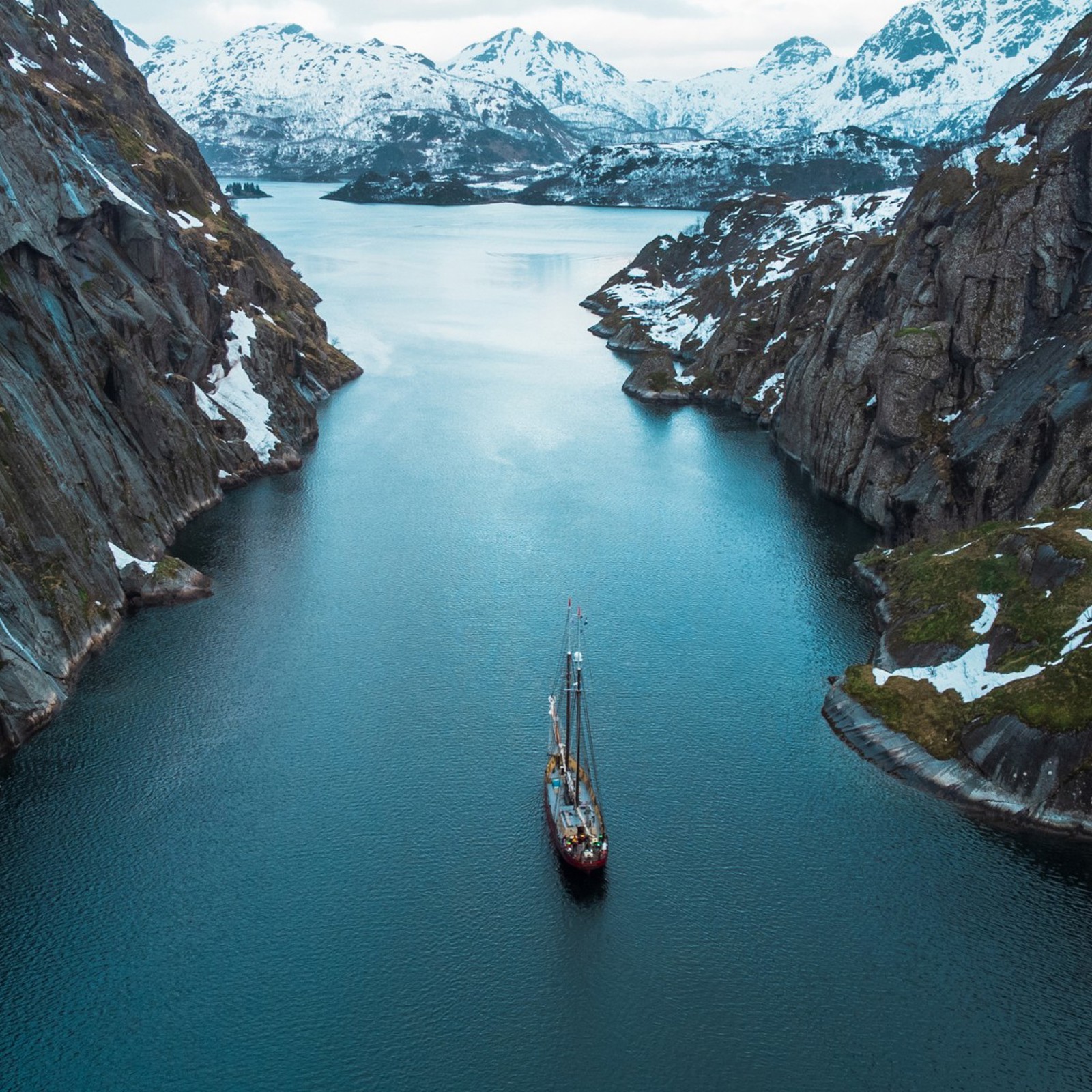 Swan Expeditions: Worldwide Tall Ship Expeditions